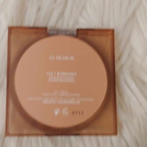 HUDA BEAUTY | Makeup | Firm Nwt Huda Beauty Glowish Soft Radiance ...